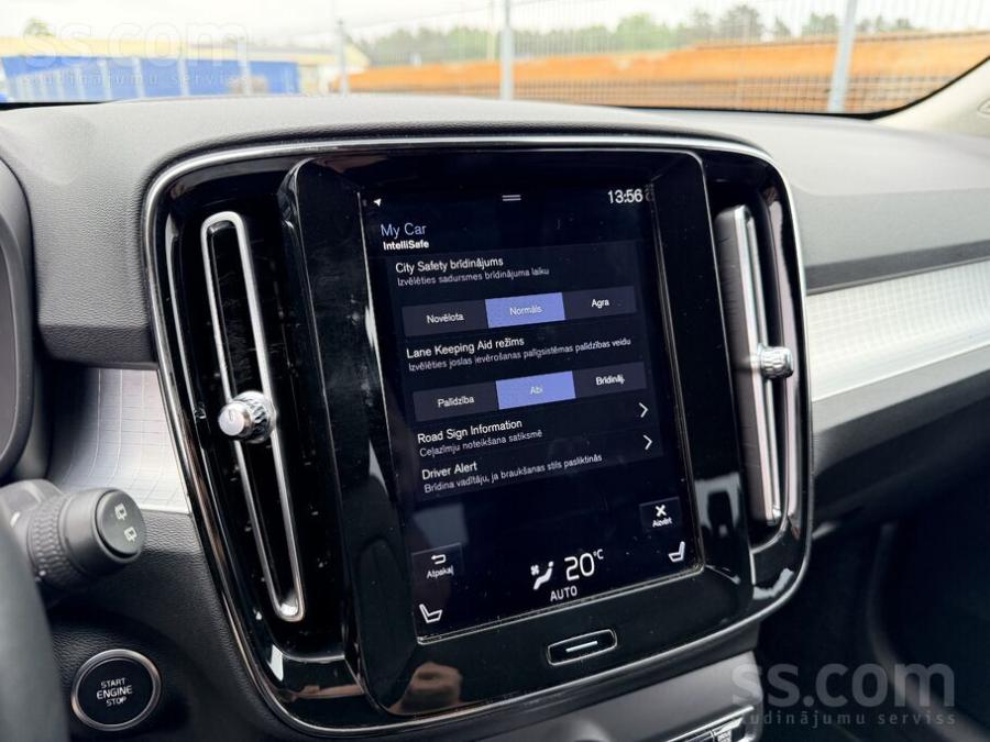 Grey Volvo XC40 2019 in Riga, with an engine capacity of 2.00 L and mileage of 249 thousand km for 15995 €, photo 15 on AUTOMOTO.COM.LV