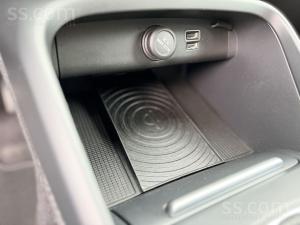 Grey Volvo XC40 2019 in Riga, with an engine capacity of 2.00 L and mileage of 249 thousand km for 15995 €, photo 17 on AUTOMOTO.COM.LV