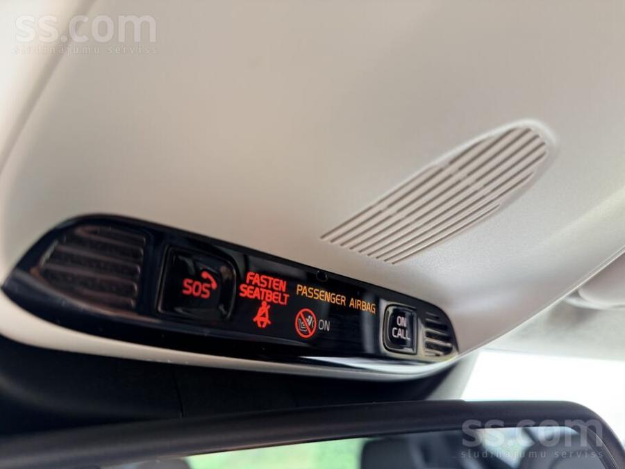 Grey Volvo XC40 2019 in Riga, with an engine capacity of 2.00 L and mileage of 249 thousand km for 15995 €, photo 18 on AUTOMOTO.COM.LV