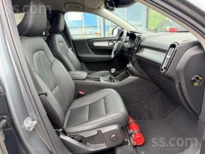 Grey Volvo XC40 2019 in Riga, with an engine capacity of 2.00 L and mileage of 249 thousand km for 15995 €, photo 23 on AUTOMOTO.COM.LV