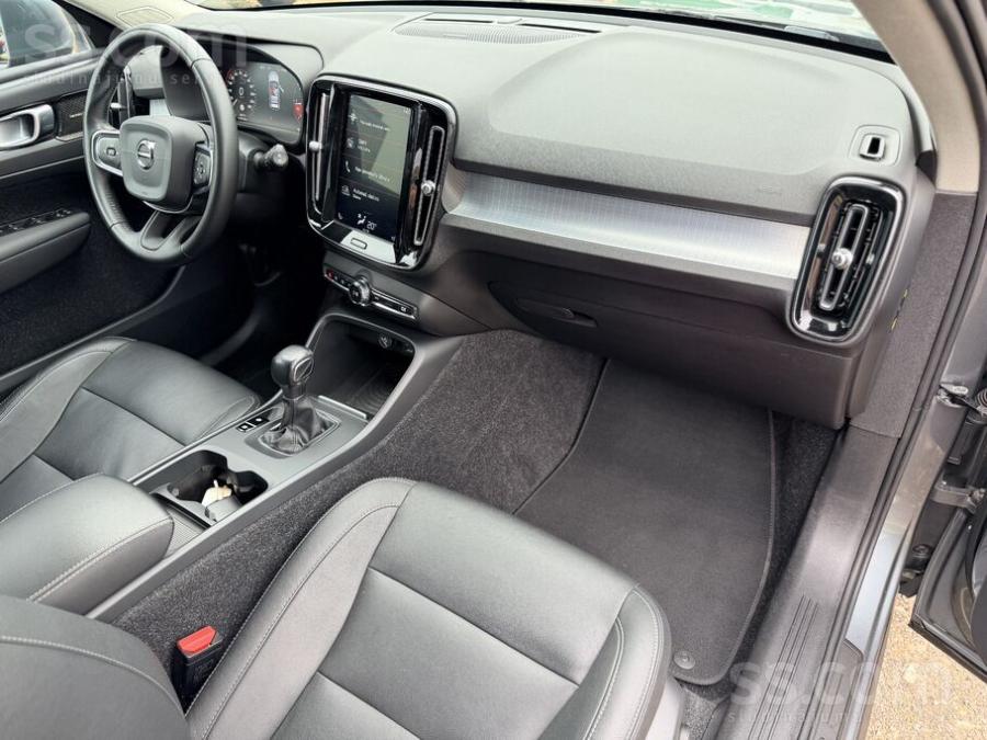 Grey Volvo XC40 2019 in Riga, with an engine capacity of 2.00 L and mileage of 249 thousand km for 15995 €, photo 24 on AUTOMOTO.COM.LV