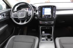 Grey Volvo XC40 2019 in Riga, with an engine capacity of 2.00 L and mileage of 191 thousand km for 19550 €, photo 4 on AUTOMOTO.COM.LV