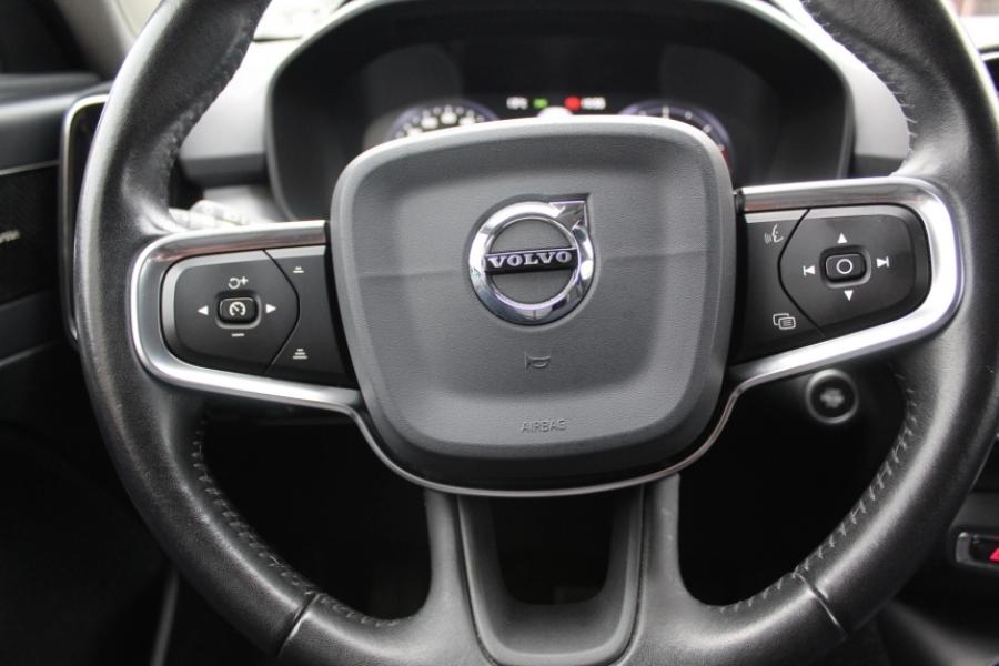 Grey Volvo XC40 2019 in Riga, with an engine capacity of 2.00 L and mileage of 191 thousand km for 19550 €, photo 9 on AUTOMOTO.COM.LV