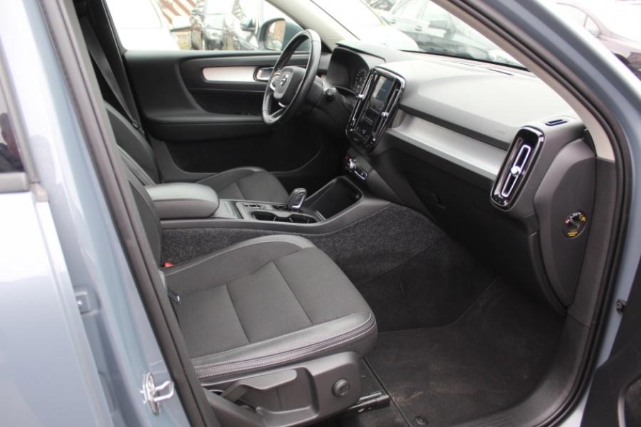 Grey Volvo XC40 2019 in Riga, with an engine capacity of 2.00 L and mileage of 191 thousand km for 19550 €, photo 21 on AUTOMOTO.COM.LV