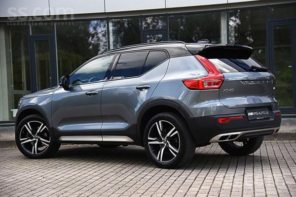 Grey Volvo XC40 2019 in Tukums, with an engine capacity of 2.00 L and mileage of 149 thousand km for 23490 €, photo 2 on AUTOMOTO.COM.LV