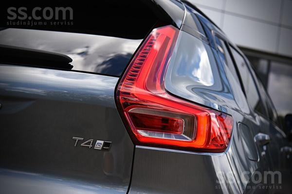 Grey Volvo XC40 2019 in Tukums, with an engine capacity of 2.00 L and mileage of 149 thousand km for 23490 €, photo 9 on AUTOMOTO.COM.LV