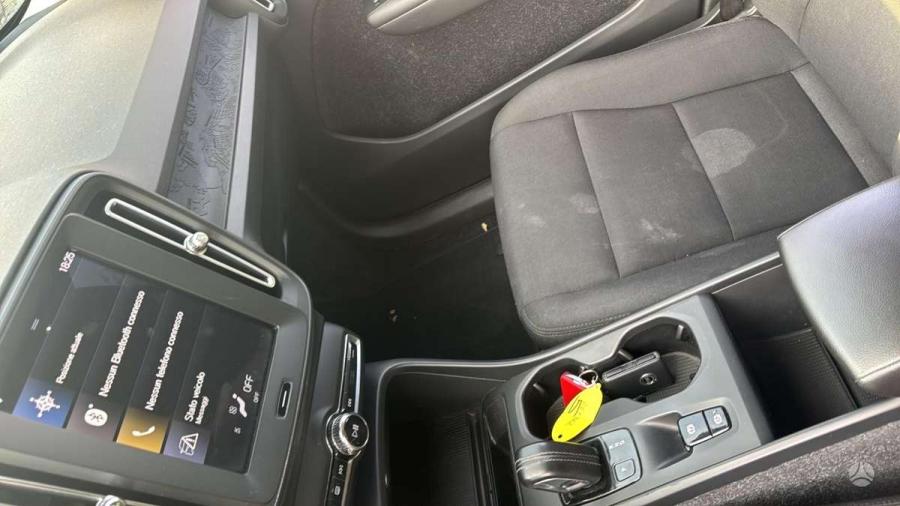 Серый Вольво XC40 2019 в Шяуляй, объемом двигателя 1.97 л и пробегом 220 тыс. км за 12700 €, фото 10 на AUTOMOTO.COM.LV
