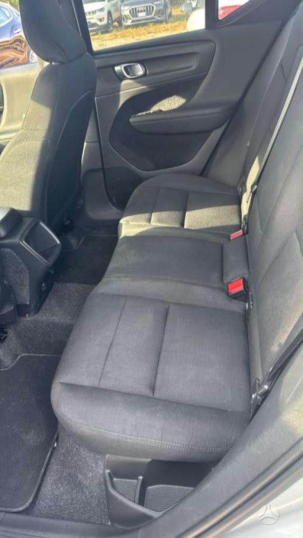 Grey Volvo XC40 2019 in Siauliai, with an engine capacity of 1.97 L and mileage of 220 thousand km for 12700 €, photo 10 on AUTOMOTO.COM.LV