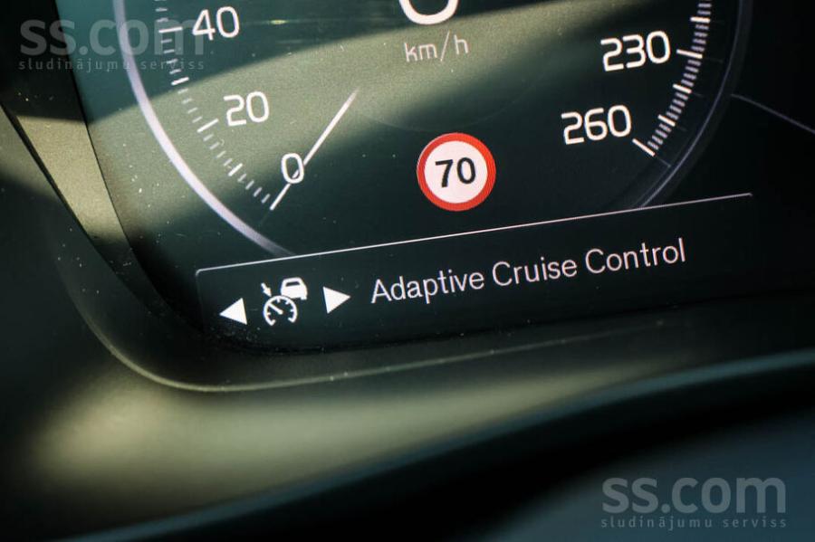 Серый Вольво XC40 2019 в Тукумс, объемом двигателя 2.00 л и пробегом 220 тыс. км за 18490 €, фото 18 на AUTOMOTO.COM.LV
