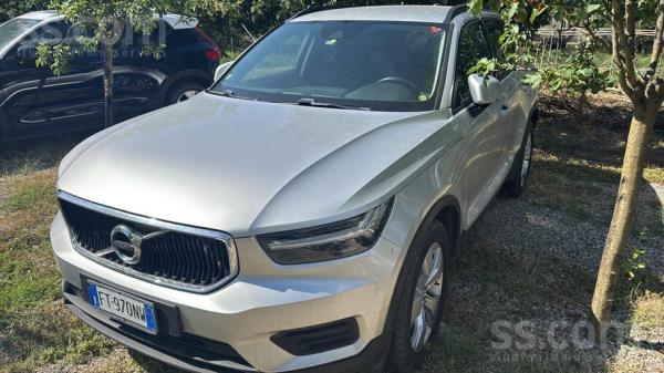 Pelēks Volvo XC40 2019 Tallina, ar dzinēja tilpumu 2.00 L un nobraukumu 0 tūkst. km par 14000 €, foto 3 vietnē AUTOMOTO.COM.LV