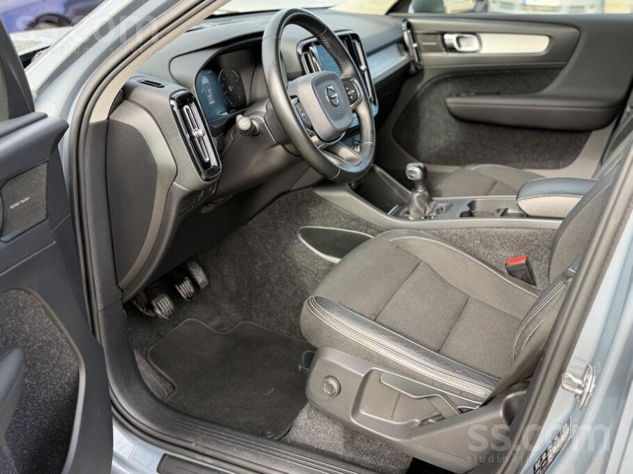 Grey Volvo XC40 2019 in Riga, with an engine capacity of 1.50 L and mileage of 142 thousand km for 16500 €, photo 7 on AUTOMOTO.COM.LV