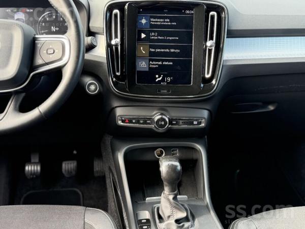 Grey Volvo XC40 2019 in Riga, with an engine capacity of 1.50 L and mileage of 142 thousand km for 16500 €, photo 8 on AUTOMOTO.COM.LV