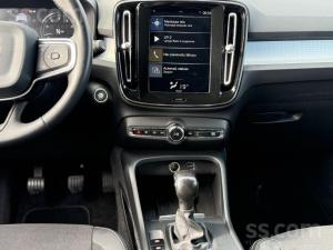 Grey Volvo XC40 2019 in Riga, with an engine capacity of 1.50 L and mileage of 142 thousand km for 16500 €, photo 9 on AUTOMOTO.COM.LV