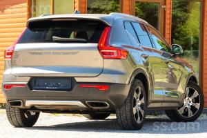Grey Volvo XC40 2019 in Tukums, with an engine capacity of 2.00 L and mileage of 220 thousand km for 17990 €, photo 4 on AUTOMOTO.COM.LV