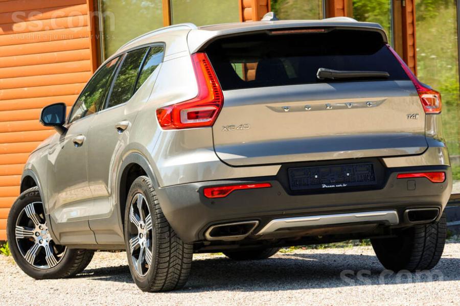 Grey Volvo XC40 2019 in Tukums, with an engine capacity of 2.00 L and mileage of 220 thousand km for 17990 €, photo 5 on AUTOMOTO.COM.LV