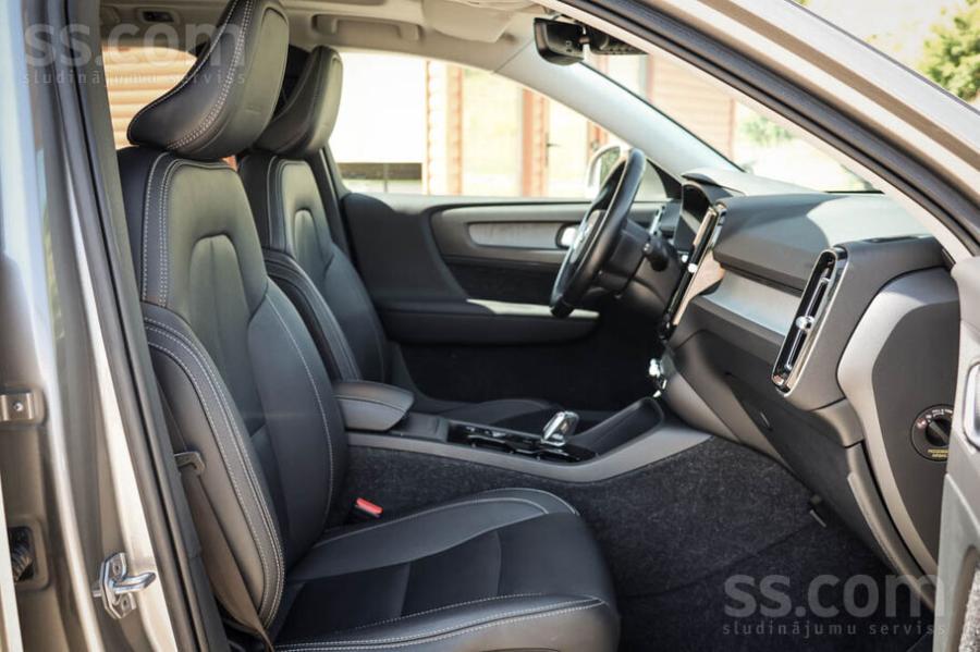 Grey Volvo XC40 2019 in Tukums, with an engine capacity of 2.00 L and mileage of 220 thousand km for 17990 €, photo 10 on AUTOMOTO.COM.LV