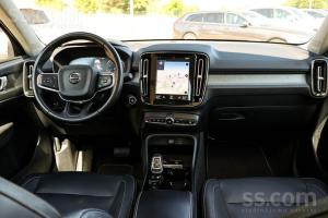 Grey Volvo XC40 2019 in Tukums, with an engine capacity of 2.00 L and mileage of 220 thousand km for 17990 €, photo 11 on AUTOMOTO.COM.LV