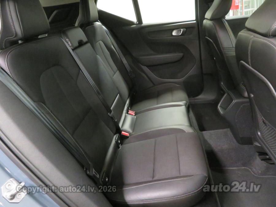 Grey Volvo XC40 2019 in Tallinn, with an engine capacity of 2.00 L and mileage of 114 thousand km for 21500 €, photo 6 on AUTOMOTO.COM.LV