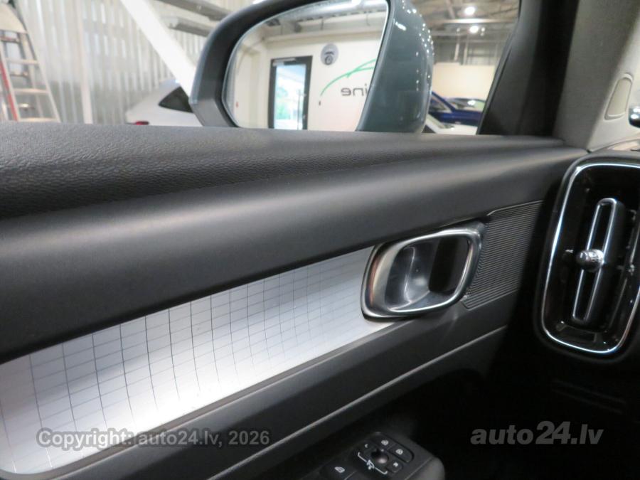 Grey Volvo XC40 2019 in Tallinn, with an engine capacity of 2.00 L and mileage of 114 thousand km for 21500 €, photo 7 on AUTOMOTO.COM.LV