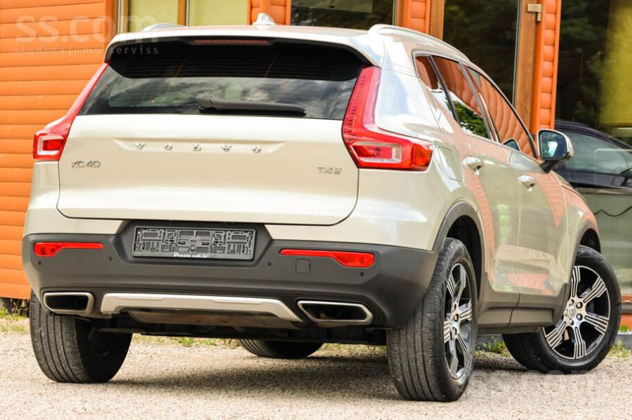 Pelēks Volvo XC40 2019 Tukums, ar dzinēja tilpumu 2.00 L un nobraukumu 210 tūkst. km par 17590 €, foto 4 vietnē AUTOMOTO.COM.LV