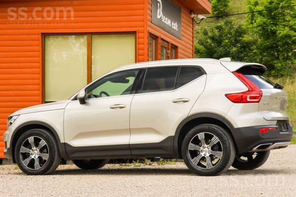 Volvo XC40 2019 Tukums vietnē Pelēks Volvo XC40 2019 Tukums, ar dzinēja tilpumu 2.00 L un nobraukumu 210 tūkst. km par 17590 €, foto 6 vietnē AUTOMOTO.COM.LV