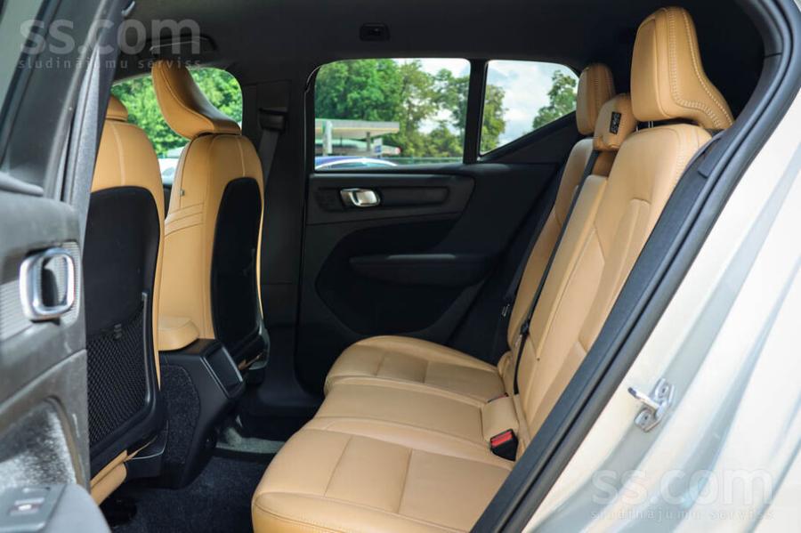 Pelēks Volvo XC40 2019 Tukums, ar dzinēja tilpumu 2.00 L un nobraukumu 210 tūkst. km par 17590 €, foto 8 vietnē AUTOMOTO.COM.LV