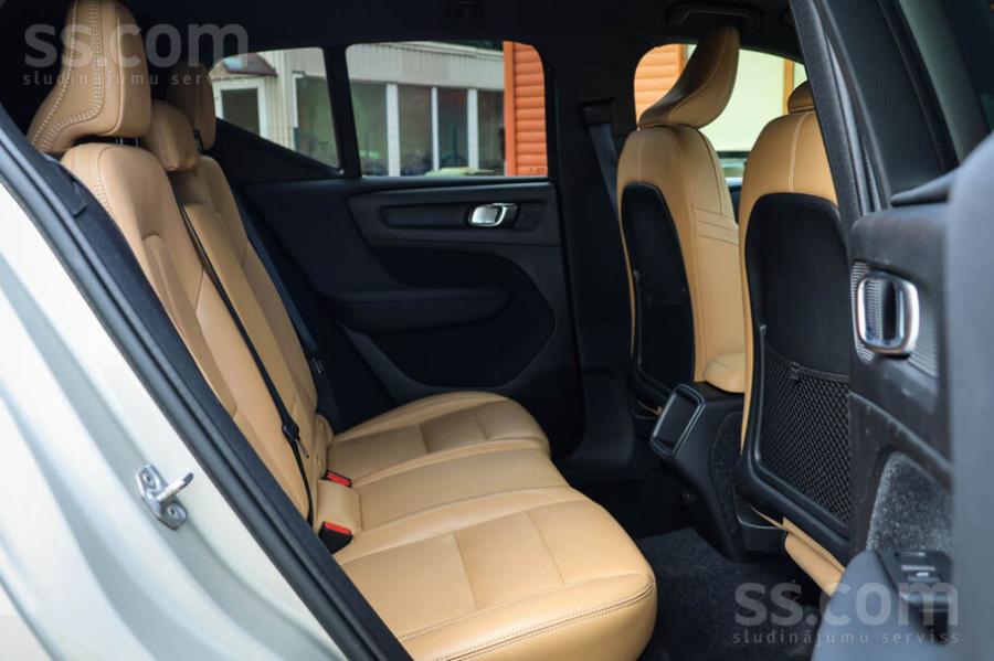 Pelēks Volvo XC40 2019 Tukums, ar dzinēja tilpumu 2.00 L un nobraukumu 210 tūkst. km par 17590 €, foto 9 vietnē AUTOMOTO.COM.LV