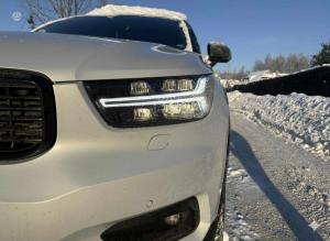 Pelēks Volvo XC40 2020 Plungė, ar dzinēja tilpumu 2.00 L un nobraukumu 60 tūkst. km par 22000 €, foto 4 vietnē AUTOMOTO.COM.LV