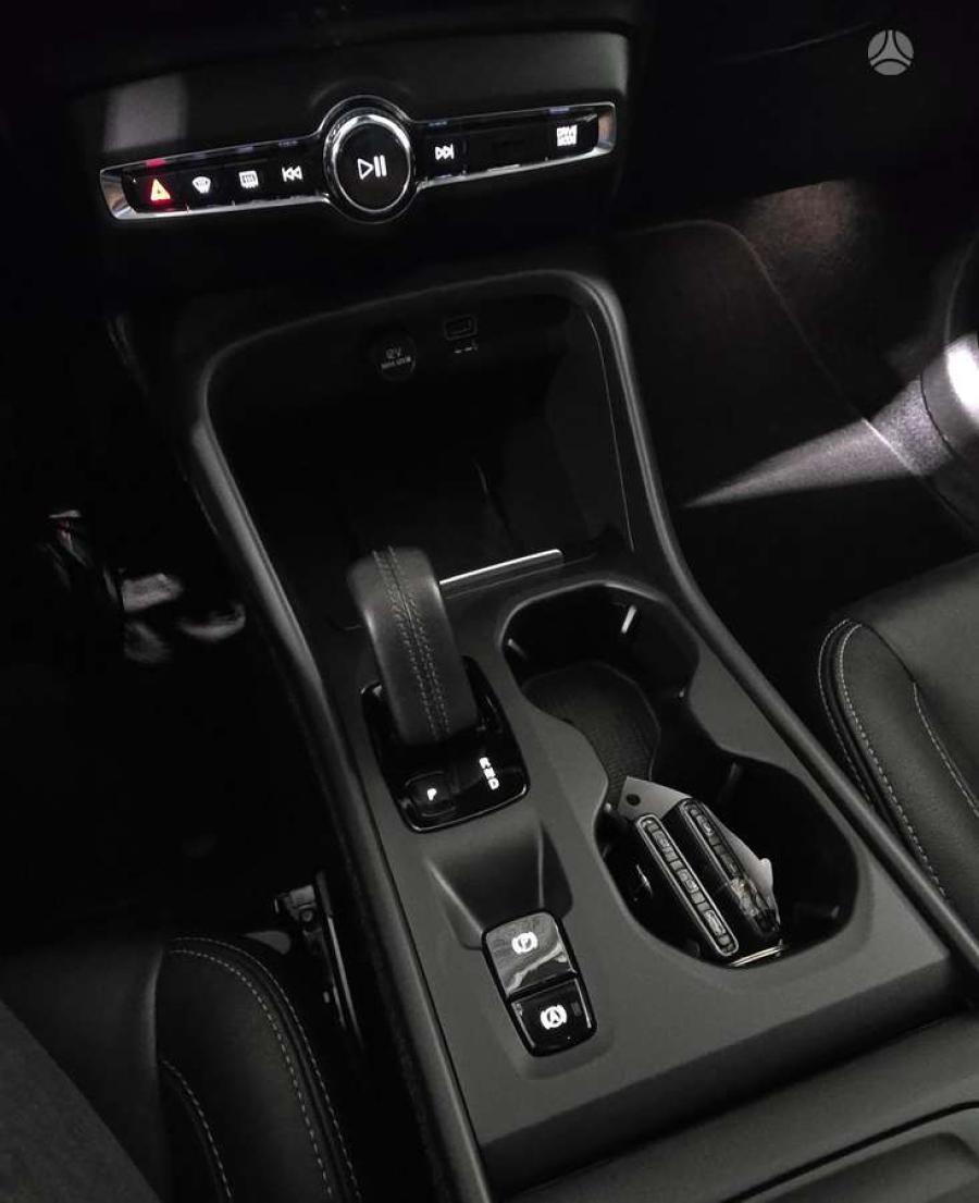 Серый Вольво XC40 2020 в Шяуляй, объемом двигателя 1.97 л и пробегом 46 тыс. км за 26400 €, фото 18 на AUTOMOTO.COM.LV