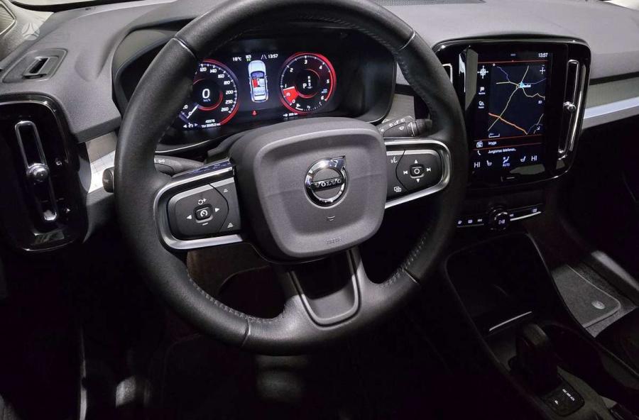 Серый Вольво XC40 2020 в Шяуляй, объемом двигателя 1.97 л и пробегом 46 тыс. км за 26400 €, фото 28 на AUTOMOTO.COM.LV