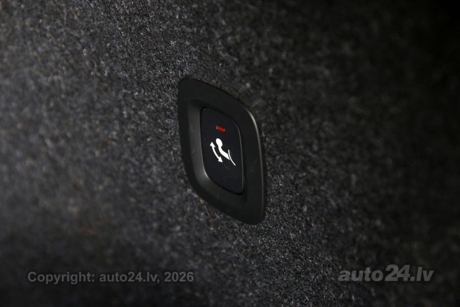 Серый Вольво XC40 2020 в Таллин, объемом двигателя 2.00 л и пробегом 63 тыс. км за 27990 €, фото 13 на AUTOMOTO.COM.LV