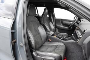 Серый Вольво XC40 2020 в Рига, объемом двигателя 1.50 л и пробегом 131 тыс. км за 22500 €, фото 7 на AUTOMOTO.COM.LV