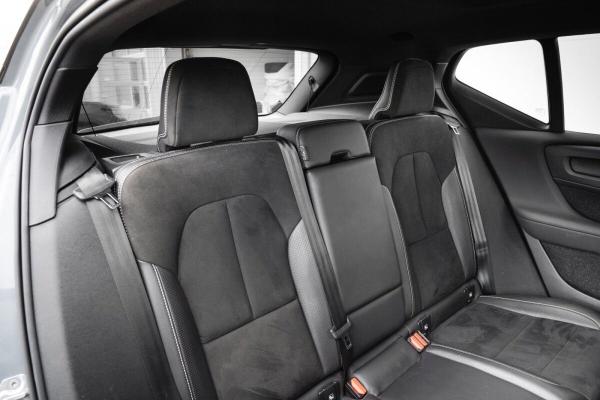 Grey Volvo XC40 2020 in Riga, with an engine capacity of 1.50 L and mileage of 131 thousand km for 22500 €, photo 8 on AUTOMOTO.COM.LV