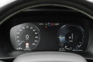 Серый Вольво XC40 2020 в Рига, объемом двигателя 1.50 л и пробегом 131 тыс. км за 22500 €, фото 17 на AUTOMOTO.COM.LV