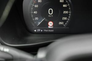 Серый Вольво XC40 2020 в Рига, объемом двигателя 1.50 л и пробегом 131 тыс. км за 22500 €, фото 20 на AUTOMOTO.COM.LV
