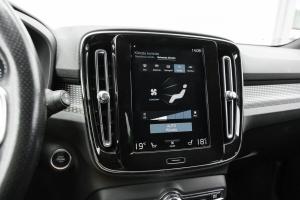Серый Вольво XC40 2020 в Рига, объемом двигателя 1.50 л и пробегом 131 тыс. км за 22500 €, фото 24 на AUTOMOTO.COM.LV