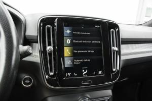 Серый Вольво XC40 2020 в Рига, объемом двигателя 1.50 л и пробегом 131 тыс. км за 22500 €, фото 26 на AUTOMOTO.COM.LV