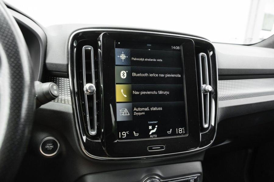 Серый Вольво XC40 2020 в Рига, объемом двигателя 1.50 л и пробегом 131 тыс. км за 22500 €, фото 26 на AUTOMOTO.COM.LV