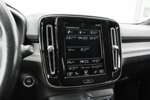 Серый Вольво XC40 2020 в Рига, объемом двигателя 1.50 л и пробегом 131 тыс. км за 22500 €, фото 27 на AUTOMOTO.COM.LV