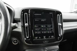 Серый Вольво XC40 2020 в Рига, объемом двигателя 1.50 л и пробегом 131 тыс. км за 22500 €, фото 28 на AUTOMOTO.COM.LV