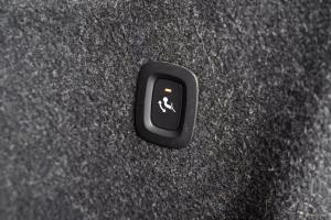 Серый Вольво XC40 2020 в Рига, объемом двигателя 1.50 л и пробегом 131 тыс. км за 22500 €, фото 35 на AUTOMOTO.COM.LV