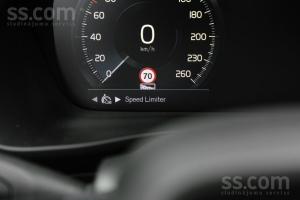 Серый Вольво XC40 2020 в Рига, объемом двигателя 1.50 л и пробегом 131 тыс. км за 22500 €, фото 18 на AUTOMOTO.COM.LV