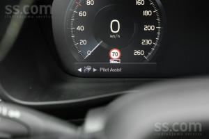 Серый Вольво XC40 2020 в Рига, объемом двигателя 1.50 л и пробегом 131 тыс. км за 22500 €, фото 20 на AUTOMOTO.COM.LV