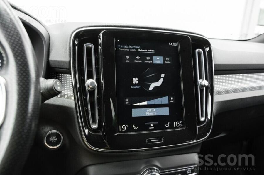 Серый Вольво XC40 2020 в Рига, объемом двигателя 1.50 л и пробегом 131 тыс. км за 22500 €, фото 24 на AUTOMOTO.COM.LV