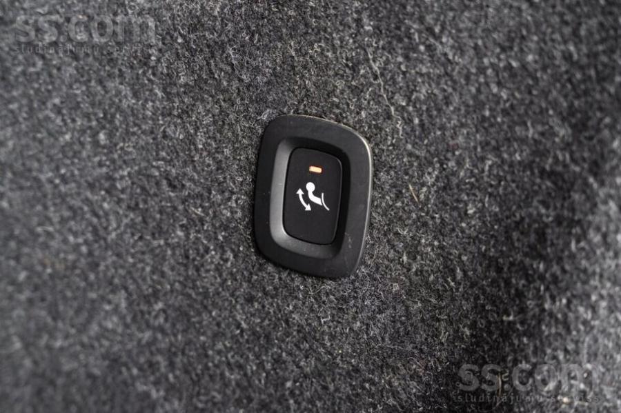 Серый Вольво XC40 2020 в Рига, объемом двигателя 1.50 л и пробегом 131 тыс. км за 22500 €, фото 35 на AUTOMOTO.COM.LV