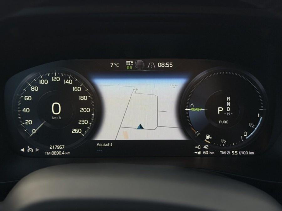 Pelēks Volvo XC40 2020 Pērnava, ar dzinēja tilpumu 1.50 L un nobraukumu 218 tūkst. km par 19900 €, foto 19 vietnē AUTOMOTO.COM.LV