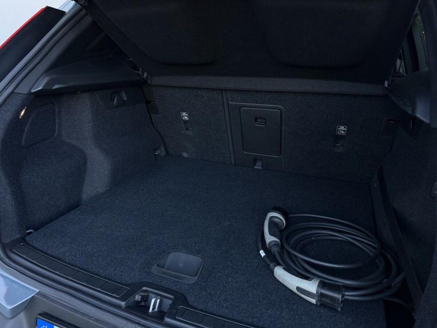 Pelēks Volvo XC40 2020 Pērnava, ar dzinēja tilpumu 1.50 L un nobraukumu 218 tūkst. km par 19900 €, foto 20 vietnē AUTOMOTO.COM.LV