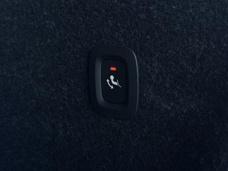 Pelēks Volvo XC40 2020 Pērnava, ar dzinēja tilpumu 1.50 L un nobraukumu 218 tūkst. km par 19900 €, foto 21 vietnē AUTOMOTO.COM.LV