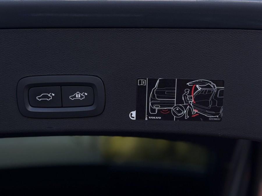 Pelēks Volvo XC40 2020 Pērnava, ar dzinēja tilpumu 1.50 L un nobraukumu 218 tūkst. km par 19900 €, foto 22 vietnē AUTOMOTO.COM.LV