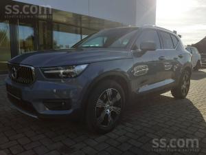 Pelēks Volvo XC40 2020 Rīga, ar dzinēja tilpumu 2.00 L un nobraukumu 137 tūkst. km par 24800 €, foto  vietnē AUTOMOTO.COM.LV